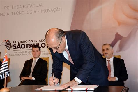 Governador Geraldo Alckmin assina novo decreto voltado à promoção da