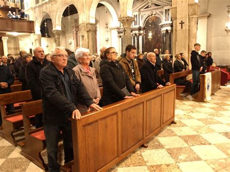 Zadar Nadbiskup Zgrablić predslavio misu na blagdan sv Nikole i Dan