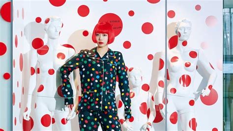 Yayoi Kusama e Louis Vuitton lançam parceria a artista Ano chan