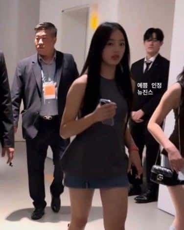 Подруги и два парня Дженни Джису и Розэ из BLACKPINK G Dragon и Ви