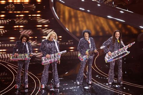 Sanremo 2023 Prima Serata Lesibizione Dei Cugini Di Campagna Con