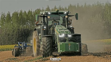 Rka Lata Bokiem Gruberowanie Na Wielk Skal Z Oporem Gr Kosmol