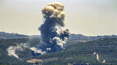 Más de 160 cohetes en una hora Hezbolá lanza uno de sus mayores