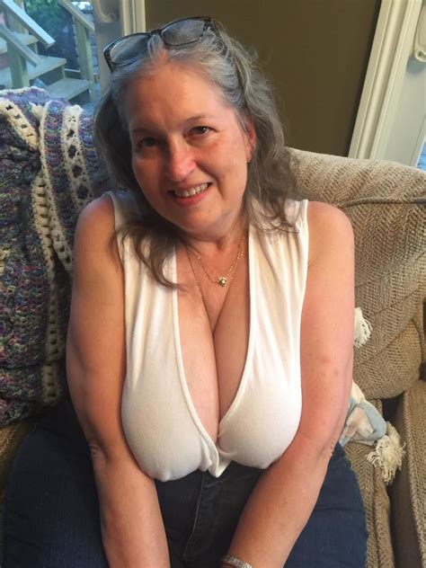Mature Braless Reddit NSFW