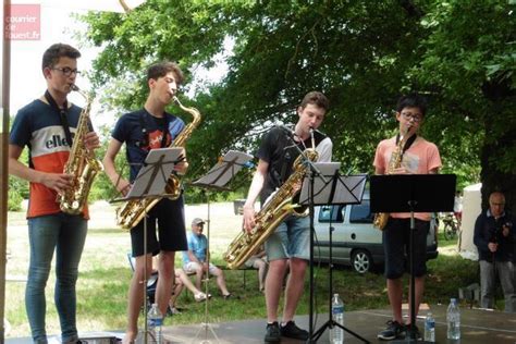 Saint Macaire en Mauges Fête de la musique à l étang de la Croix Verte