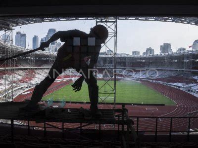RENOVASI STADION UTAMA GBK ANTARA Foto