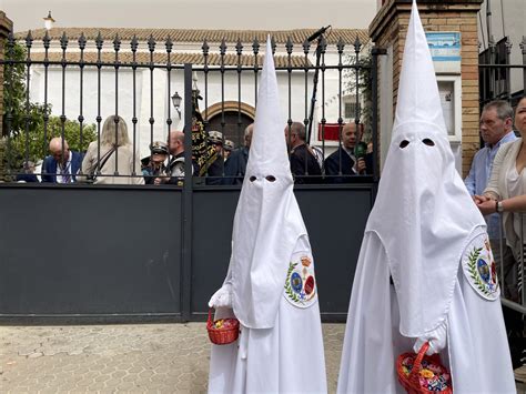 Domingo de Ramos en Sevilla en imágenes la salida de la Paz Viva
