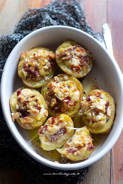 Patate Ripiene Al Forno Ricetta Facilissima Tante Varianti