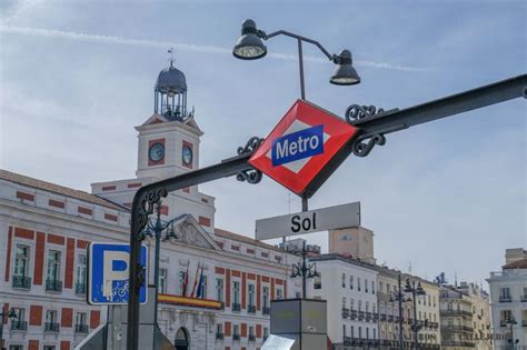 C Mo Ir Del Aeropuerto De Madrid Al Centro Viajeros Callejeros