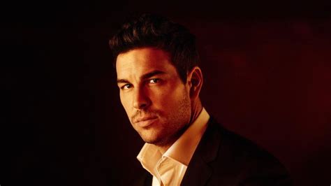 Mario Casas luce irreconocible en su más reciente papel FMDOS