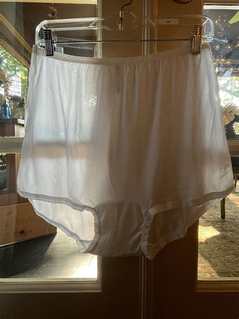 Vintage Bali Panty Gem