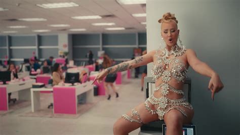 Iggy Azalea Shows Off Her Curves In A Tight Dress