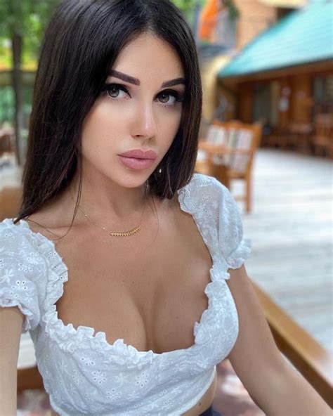 The Elegant Bimbo On Tumblr