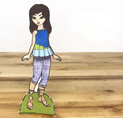 Play With Free Paper Dolls