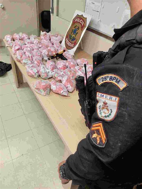 Operação conjunta intercepta carregamento de drogas e arma de fogo em