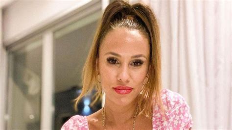 Barby Silenzi se mostró con ropa interior de transparencias y jugó al