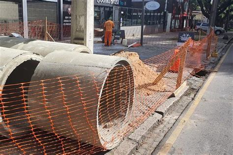 Prefeitura de Curitiba inicia obra para combater erosão na Avenida