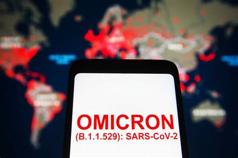 Variante Omicron cos è sintomi trasmissibilità vaccini Zoom24