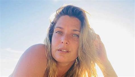 In S Castel Branco Surge Na Faceta Mais Sensual A Posar Em Topless Na