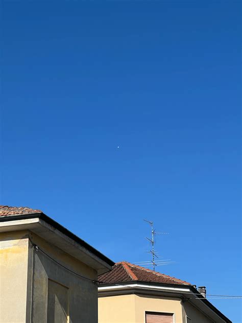 Ah Questa Mattina Ho Visto Questo Oggetto Non Identificato In Cielo