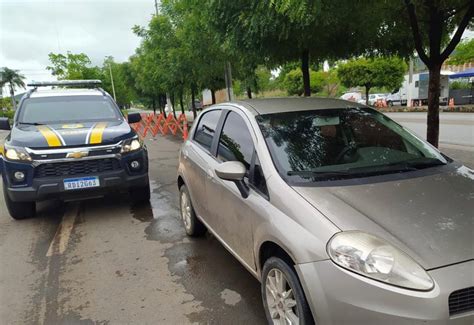 PRF recupera em Barreiras BA carro roubado há quatro meses em Brasília