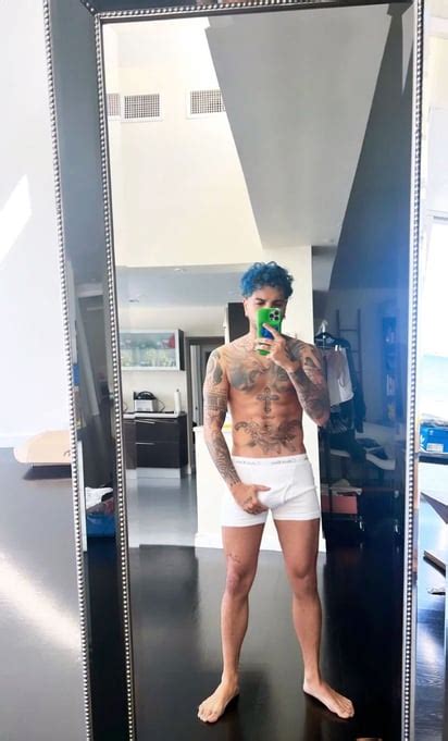 Rauw Alejandro Rompe Las Redes Sociales En Ropa Interior El Siglo De