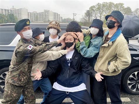 Integrantes do BTS e mais celebridades que serviram ao exército Jetss