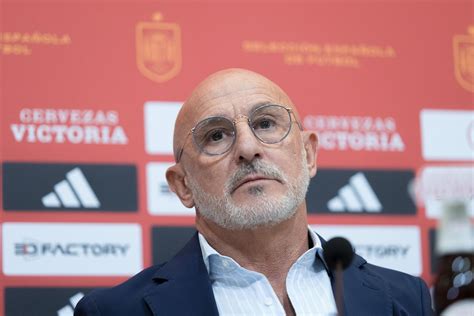 La Roja De Luis De La Fuente En Peligro Por El Grupo De La Muerte En