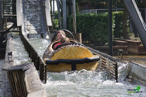Wildwasserbahn Wunderland Kalkar Freizeitpark Welt De