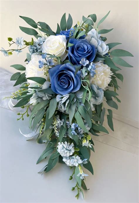 Cascading Teardrop Wedding Bouquet