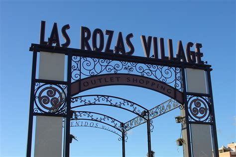 Centro Comercial Las Rozas Village Signes