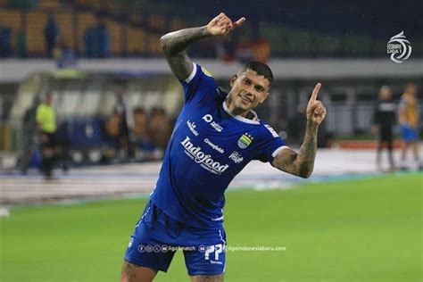 Syahdu Ciro Alves Selebrasi Joget Sadbor Usai Cetak Gol Salto Untuk