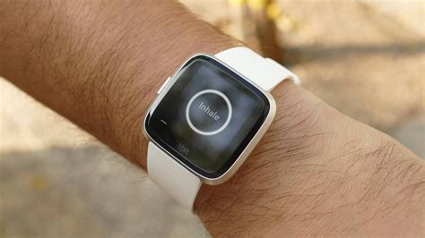 Más barato e igual de bueno Review del Fitbit Versa Lite FW Labs