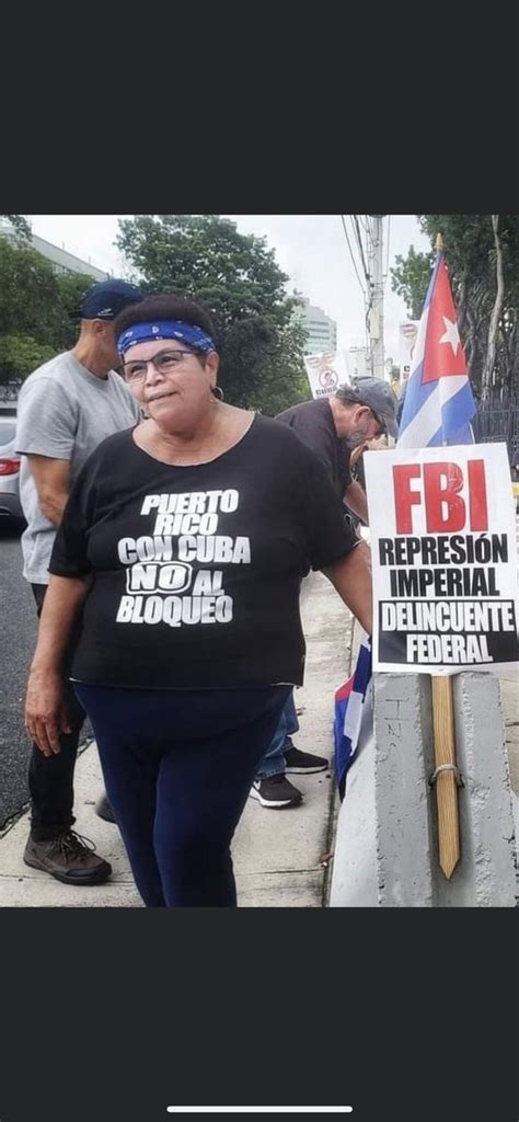 Anniesmell Celeste on Twitter Chichón de Piso pidiendo
