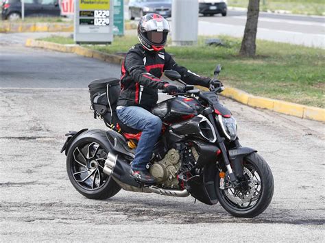 Ducati Diavel V4 My 2023 Ecco Le Prime Foto