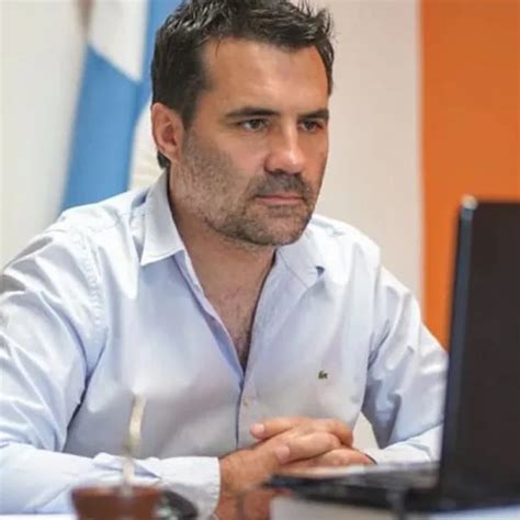 El Gobierno congela tarifas de luz gas y combustibles hasta fin de año