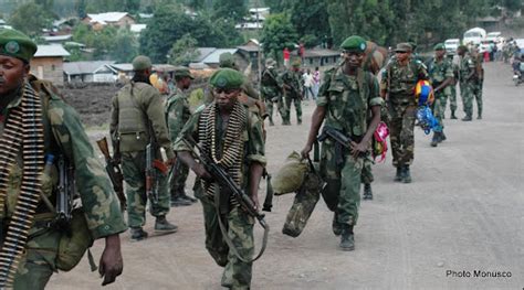 Ces soldats au front devraient être payés plus que nos politiciens