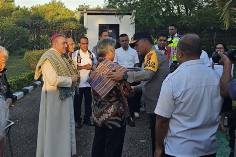 Duta Besar Vatikan Untuk Indonesia Tiba Di Kupang ANTARA News