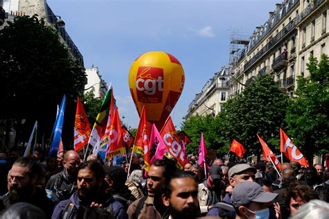 Réquisitions dans les raffineries Des services publics essentiels