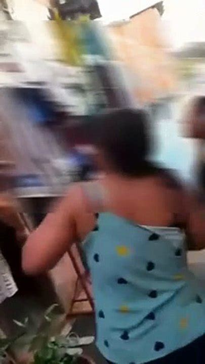 Vídeo Pastor agride mulher após ser flagrado amante em Manaus