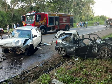 Grave Acidente Mata Duas Pessoas E Deixa Nove Feridas No Oeste De SC