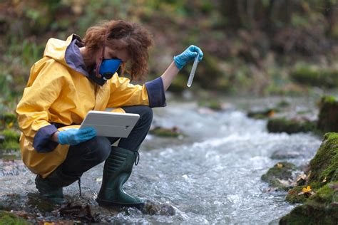 Zawody Kim jest Hydrolog i czym się zajmuje The Worker