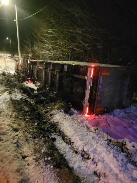 Koszmarny Zimowy Wtorek Na Ma Opolskich Drogach Wypadek Za Wypadkiem