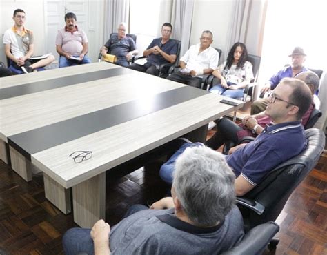 Prefeito em exercício Juliano Polese recebe presidentes de bairros e