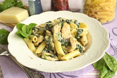 Penne Ze Szpinakiem I Kurczakiem W Sosie Mietankowym Przepis