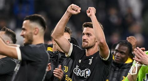 Juve In Testa Alla Classifica Aspettando L Inter Cagliari Battuto
