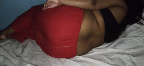 Góa phụ mẹ kích thích tình dục trên giường xHamster