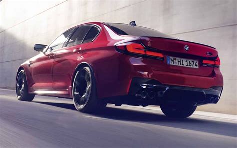 BMW M5 ganha facelift e aperfeiçoamentos para linha 2021