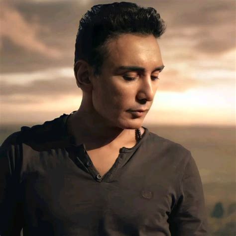 shahabreall instagram on Pinno SHADMEHR AGHILI BI EHSAS بی احساس دیدی