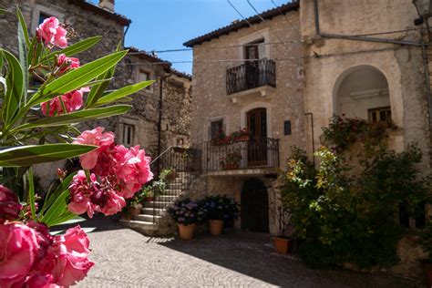 5 Borghi insoliti da vedere in Abruzzo In giro a più non posso